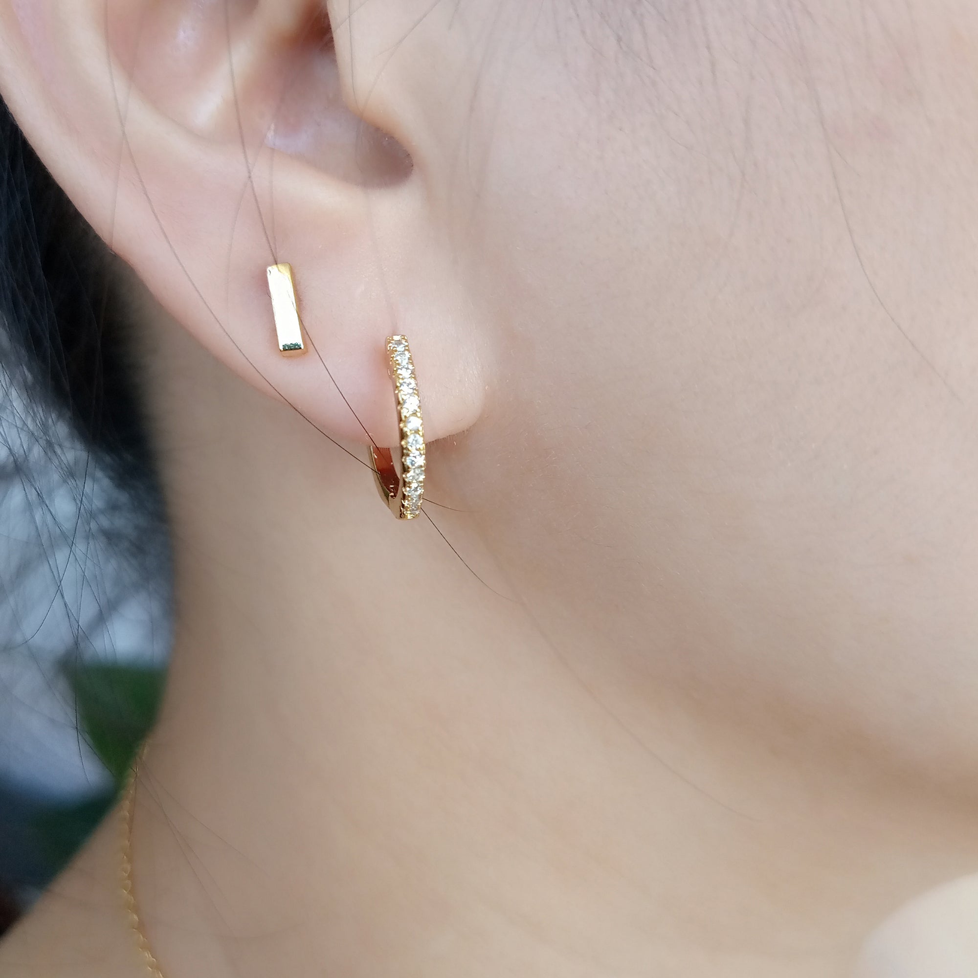 Small Hoop Earrings Vs. Large Hoops: Finding Your Fit – Upsera Jewelry